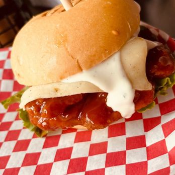 BURLY BURGER - Updated October 2025 - 71 Photos & 98 Reviews - 1077 W ...