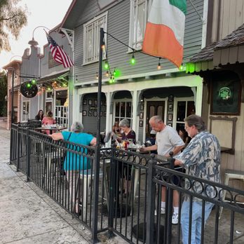 LUCKY FOOLS PUB - Updated November 2024 - 249 Photos & 415 Reviews - 75 ...