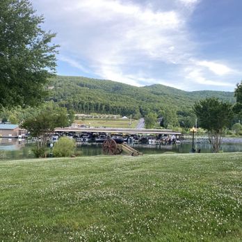 THE RIDGES RESORT ON LAKE CHATUGE - Updated September 2024 - 54 Photos ...