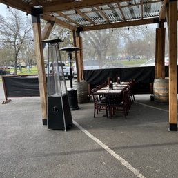 KIN WINDSOR - Updated October 2025 - 900 Photos & 901 Reviews - 740 ...