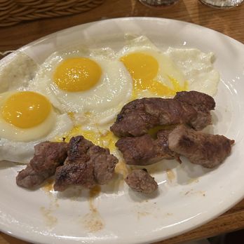 CRACKER BARREL OLD COUNTRY STORE - Updated April 2025 - 122 Photos ...