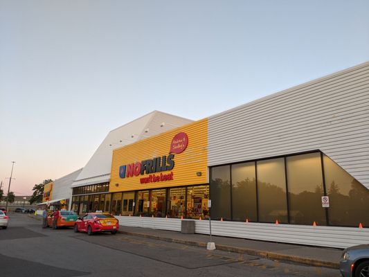 NO FRILLS - Updated January 2025 - 20 Photos & 24 Reviews - 270 Wilson ...