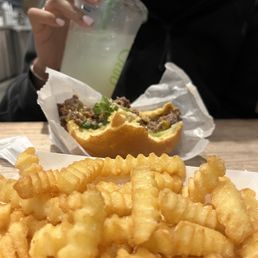 SHAKE SHACK PASADENA - Updated July 2025 - 533 Photos & 426 Reviews ...