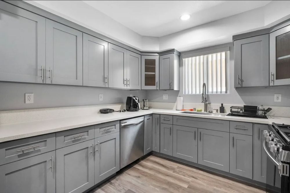 THE SPARK SHINE - Updated March 2025 - 43 Photos - 5600 Wilshire Blvd ...