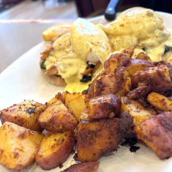 CADILLAC CAFE - Updated June 2025 - 668 Photos & 722 Reviews - 1801 NE ...