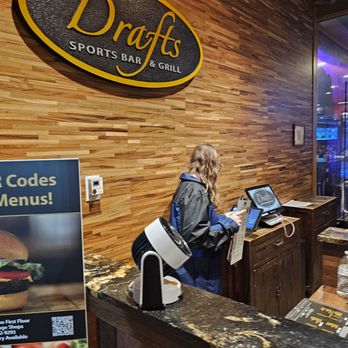 DRAFTS SPORTS BAR & GRILL - Updated December 2025 - 222 Photos & 167 ...