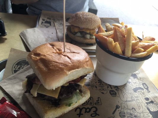 DAMN BURGER - Updated June 2024 - 45 Photos & 43 Reviews - Karpfengasse ...