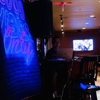 UNO PIZZERIA & GRILL - Updated September 2025 - 167 Photos & 166 ...