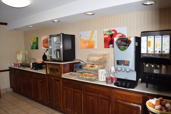 QUALITY INN - Updated July 2024 - 54 Photos & 25 Reviews - 1200 ...