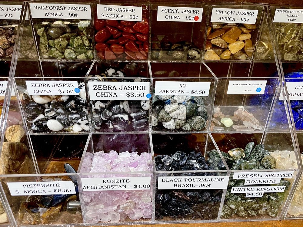 DAVE’S DOWN TO EARTH ROCK SHOP - 59 Photos & 46 Reviews - 711 Main St ...