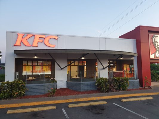 KFC - Updated June 2024 - Alice St, Maryborough Queensland, Australia ...