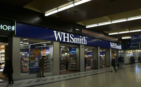 WH SMITH - Updated September 2024 - City Station, Leeds, West Yorkshire ...