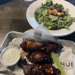 THE HUB GRILL AND BAR - Updated October 2025 - 86 Photos & 92 Reviews ...