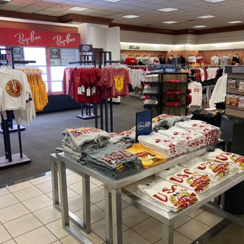 USC BOOKSTORES - Updated October 2025 - 160 Photos & 116 Reviews - 840 ...