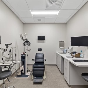 VISIONFIRST EYE CENTER - Updated April 2025 - 27 Photos - 1 W Lakeshore ...