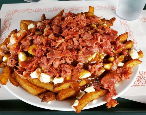 REST-POUTINE - 19 Photos & 18 Reviews - Comfort Food - 554 Boulevard Du ...