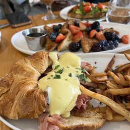 FRENCHIE WINE BISTRO - Updated April 2025 - 446 Photos & 331 Reviews ...