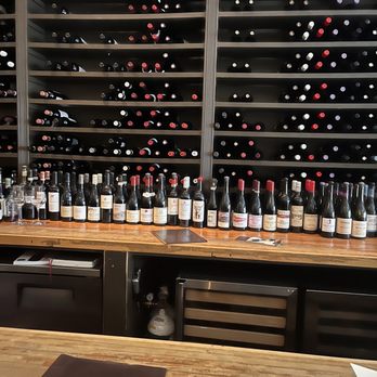 BIN 152 - Updated January 2025 - 165 Photos & 228 Reviews - 152 King St ...