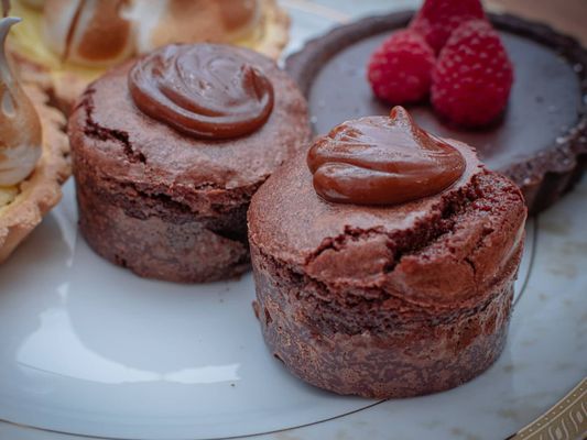 AVRIL - Updated January 2026 - 25 Photos & 10 Reviews - A1-1660 ...