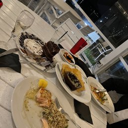 LIGHTHOUSE RESTAURANT - 314 Photos & 447 Reviews - Seafood - 7501 ...