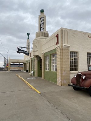 U DROP INN - Updated October 2025 - 146 Photos & 36 Reviews - 105 E ...