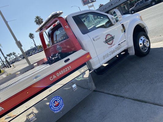 LOYAL TOWING - 154 Photos & 399 Reviews - 2647 Main St, San Diego ...