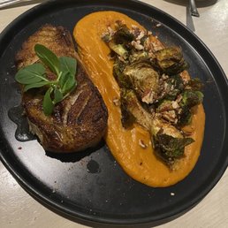 TABLE 28 - Updated July 2025 - 333 Photos & 249 Reviews - 1501 Merrill ...