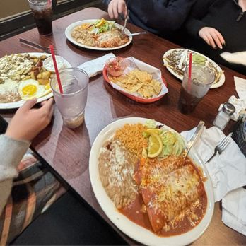 VALLE GRULLENSE BAR&GRILL LEMOORE - Updated June 2025 - 67 Photos & 23 ...