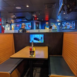 BLUE MOOSE BURGERS & WINGS - Updated October 2025 - 816 Photos & 1285 ...