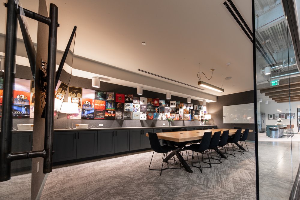 COMMON DESK - ADDISON - Updated December 2025 - 12 Photos - 14555 ...