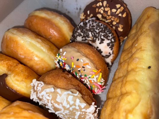 YUMMY DONUTS - Updated October 2025 - 182 Photos & 80 Reviews - 3221 W ...