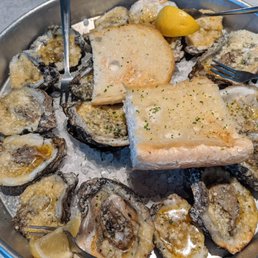 SOUTHERN PEARL OYSTER HOUSE - Updated June 2024 - 397 Photos & 204 ...