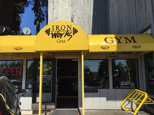 IRON WORKS GYM - 10 Photos & 45 Reviews - 12708 Northup Way, Bellevue ...
