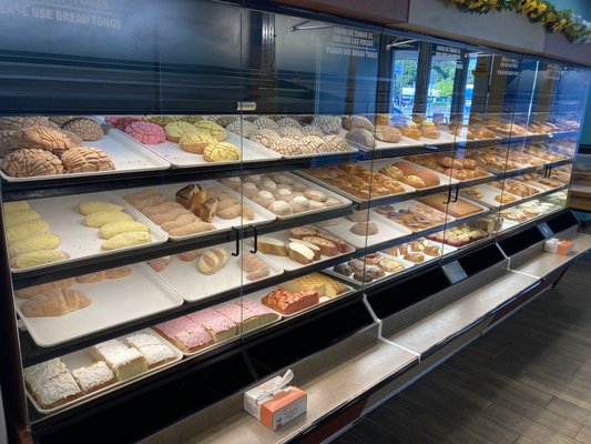 EXQUISITE CAKE BAKERY - 1622 White Bear Ave N, Saint Paul, MN - Yelp