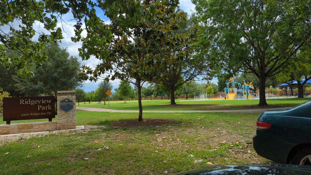 RIDGEVIEW PARK - Updated October 2025 - 14 Photos - 3902 Ridgeview Dr, Sienna Plant, Texas ...