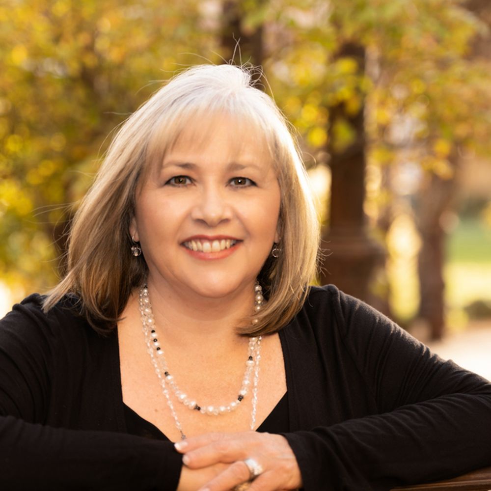 Lindsay Schwebke's Instagram, Twitter & Facebook on IDCrawl