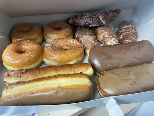 BLUE RIBBON DONUTS - Updated April 2024 - 28 Photos & 51 Reviews - 1166 ...