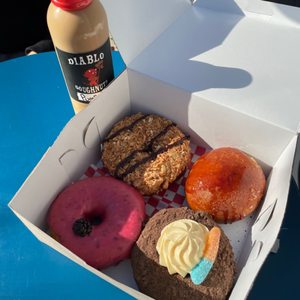 DIABLO DOUGHNUTS - 569 Photos & 335 Reviews - 7698 Belair Rd, Baltimore ...