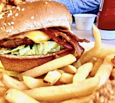 THE LUCKY GREEK - Updated January 2026 - 198 Photos & 317 Reviews ...