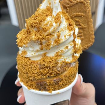 TWISTED ROLLS CHIMNEY CAKE - Updated April 2024 - 54 Photos & 24 ...