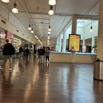 RIVERWALK OUTLETS - Updated December 2025 - 562 Photos & 224 Reviews ...