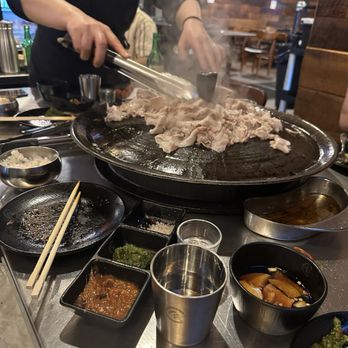 THE CAST IRON POT - Updated August 2024 - 1291 Photos & 940 Reviews ...