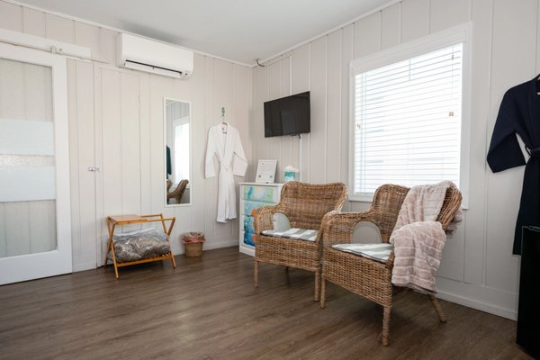 RIVERVIEW INN - Updated October 2025 - 29 Photos & 24 Reviews - 24 ...