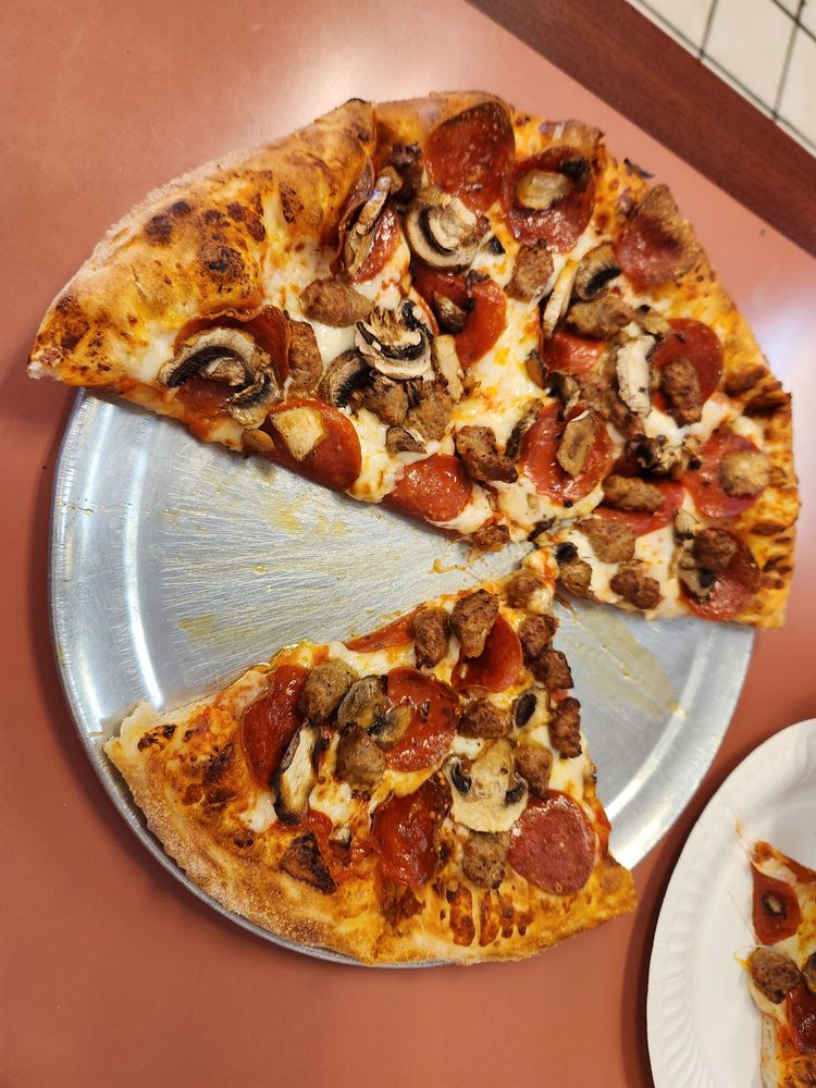 CHARIOT PIZZA - Updated January 2026 - 92 Photos & 196 Reviews - 1835 S ...