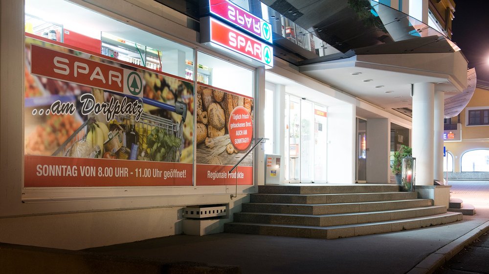 SPAR MARKT HEHENBERGER & HÖLLWARTH GES. NBR - Dorfstraße 96, Brixen im ...