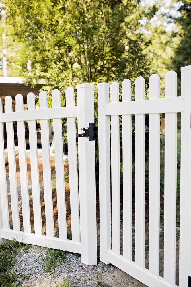 NORTHWEST FENCING - Updated January 2026 - 22 Photos - 7512 Stanich Ln ...