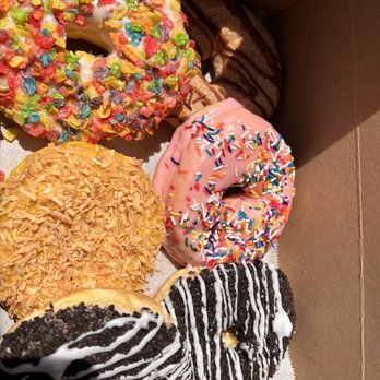 GROUNDS DONUT HOUSE - Updated May 2025 - 331 Photos & 95 Reviews - 35 ...