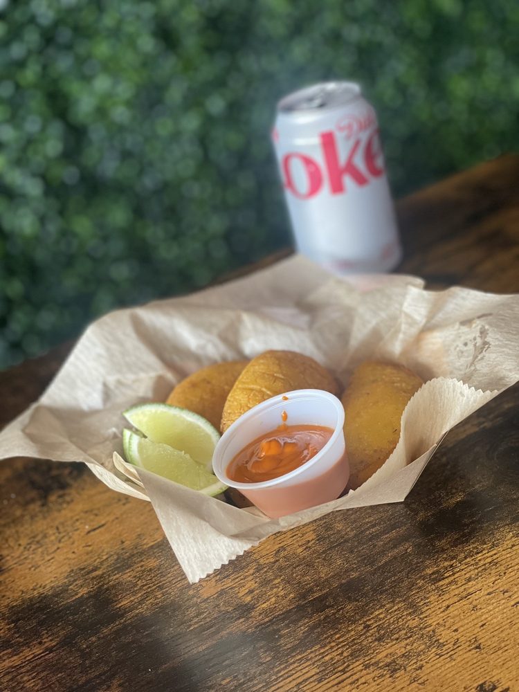 305 DEGREES BURGERS BAR - 14 Photos & 15 Reviews - 3393 Sheridan St ...