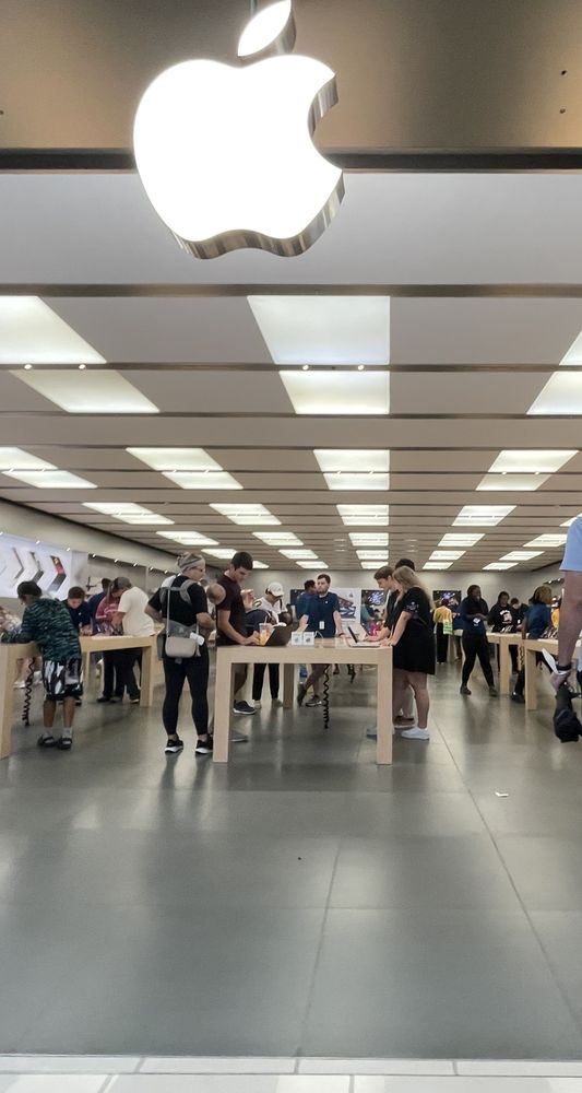 APPLE KENWOOD TOWNE CENTRE - Updated October 2025 - 36 Photos & 190 ...