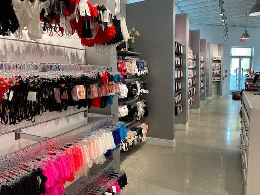 THE LOVE STORE - 15 Photos & 26 Reviews - Adult - 4421 Ontario Mills ...